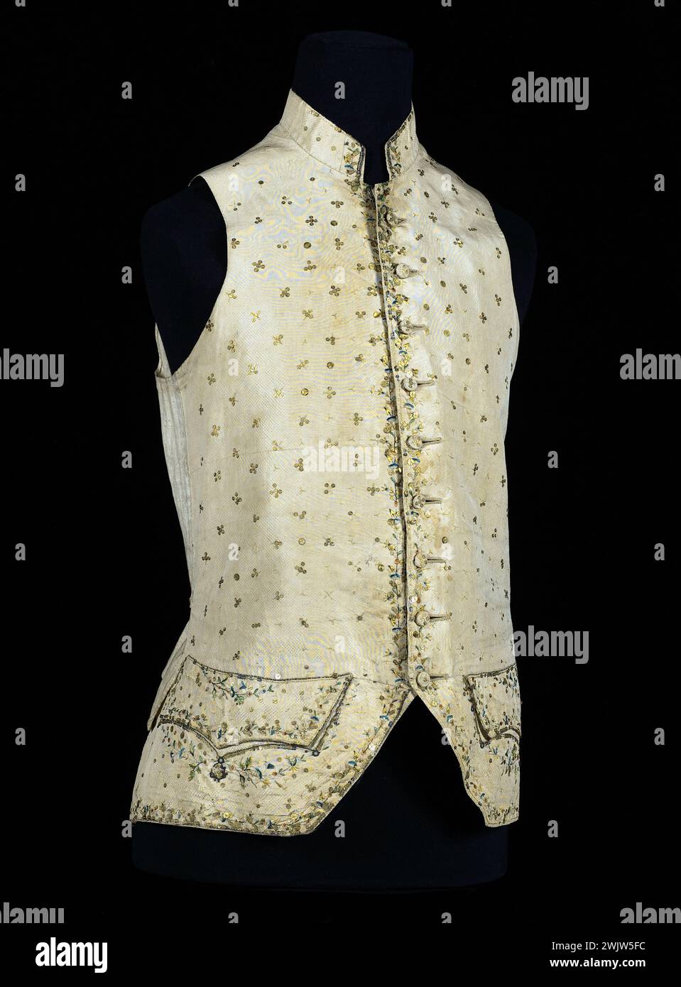 Vest. Small shaped cream, embroidery in the past, polychrome silk ...