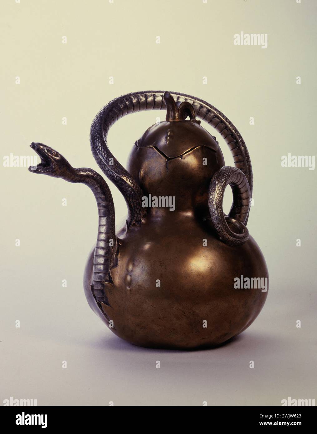 Léon Kann. Snake. Copper and tin. Museum of Fine Arts of the City of ...