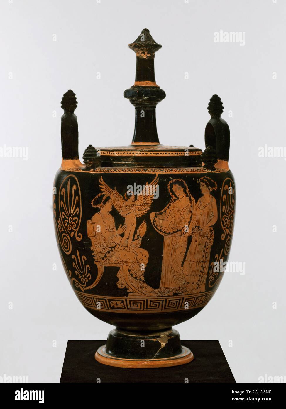 Decorative arts wing hi-res stock photography and images - Alamy