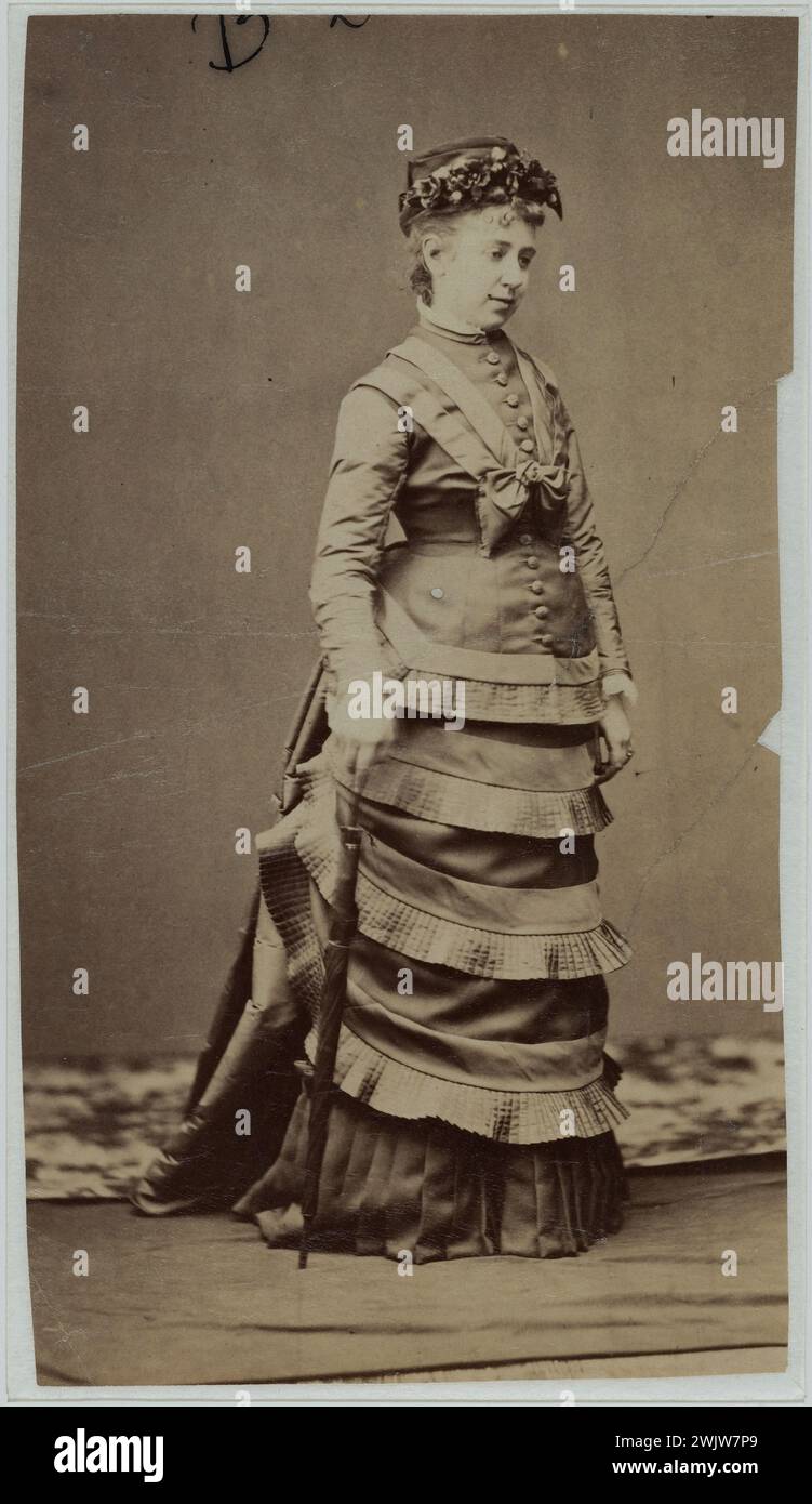 Madame Elise model. 1870-1875. Anonymous photography. Galliera, fashion ...