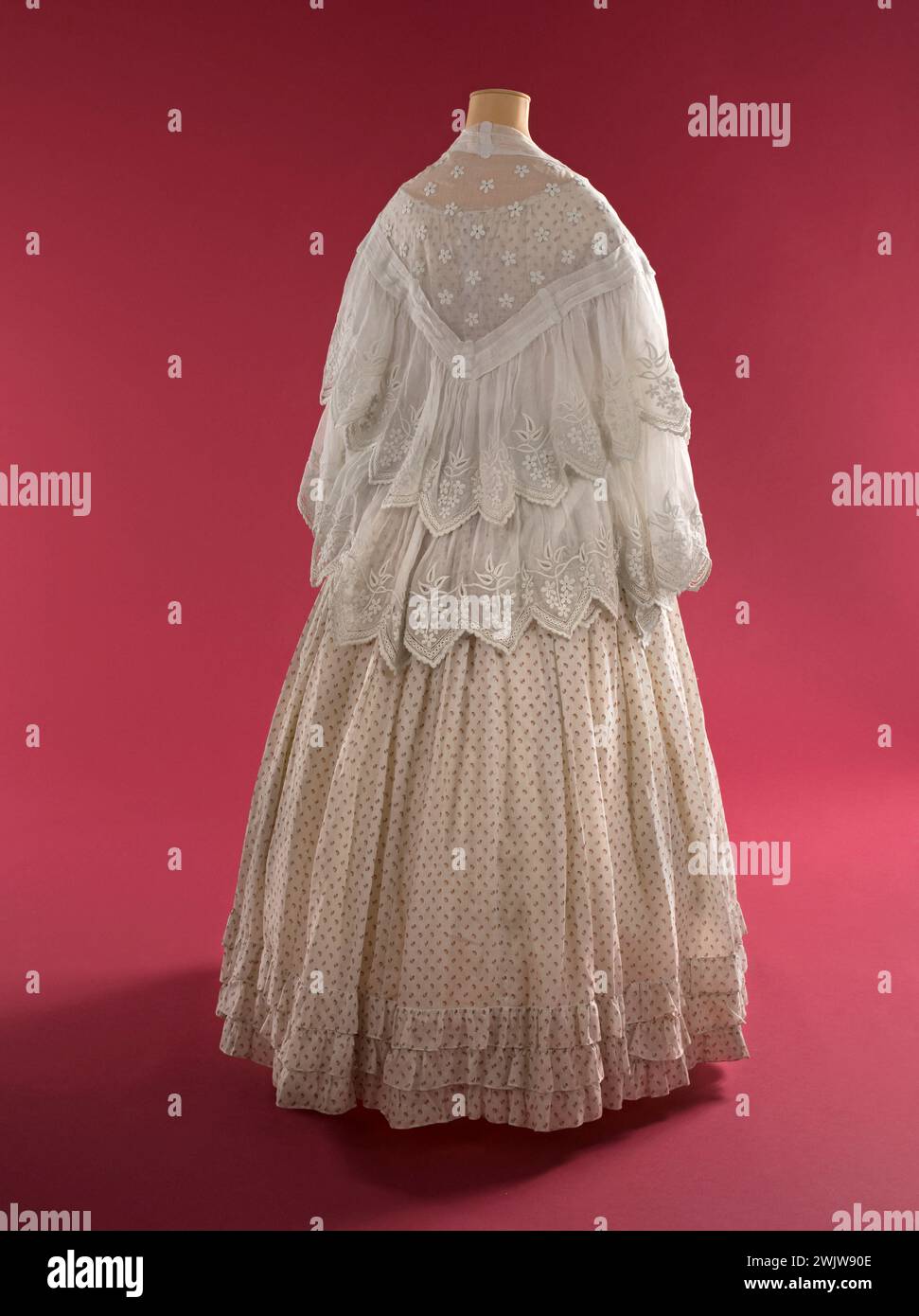 Damuu Canezou and day dress, carried by the wife of Doctor Gachet ...