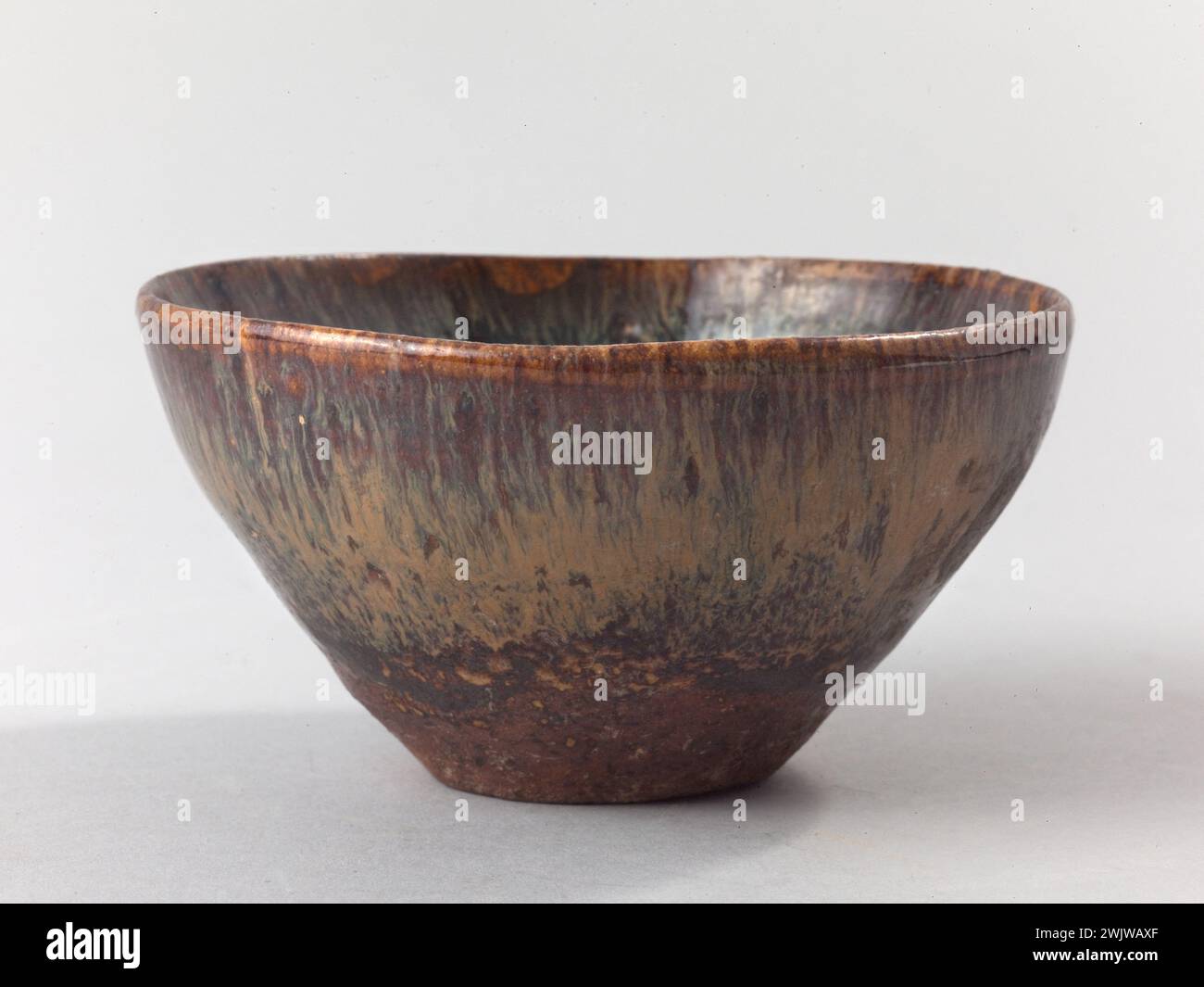 Bowl. "Hare fur" covered sandstone. Paris, Cernuschi museum. 78845-8 ...