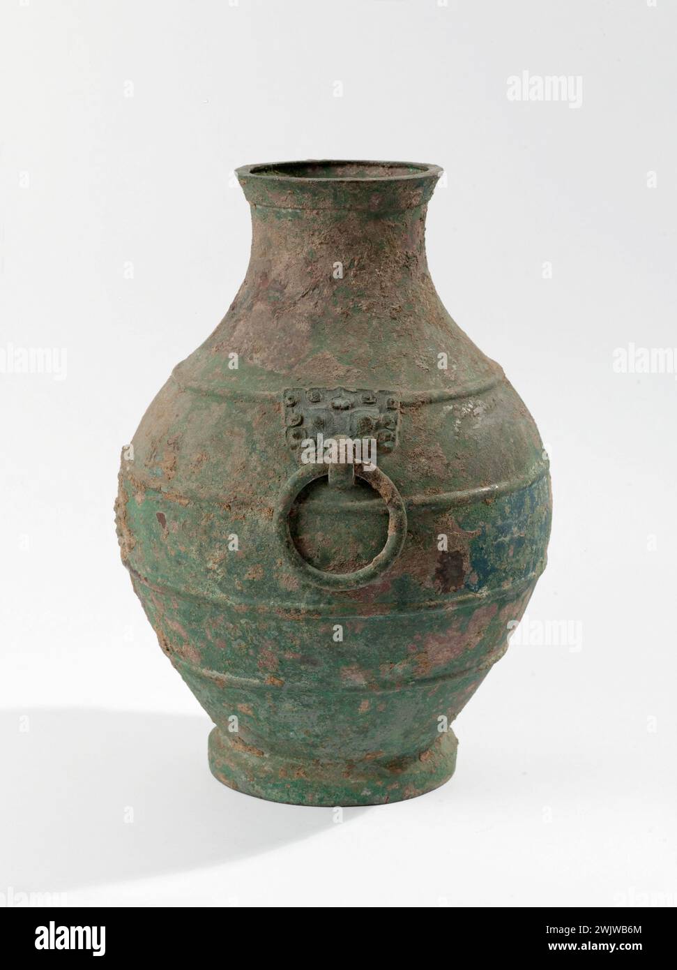 Hu ". Bronze, green patina. China, Han. Paris dynasty, Cernuschi museum ...