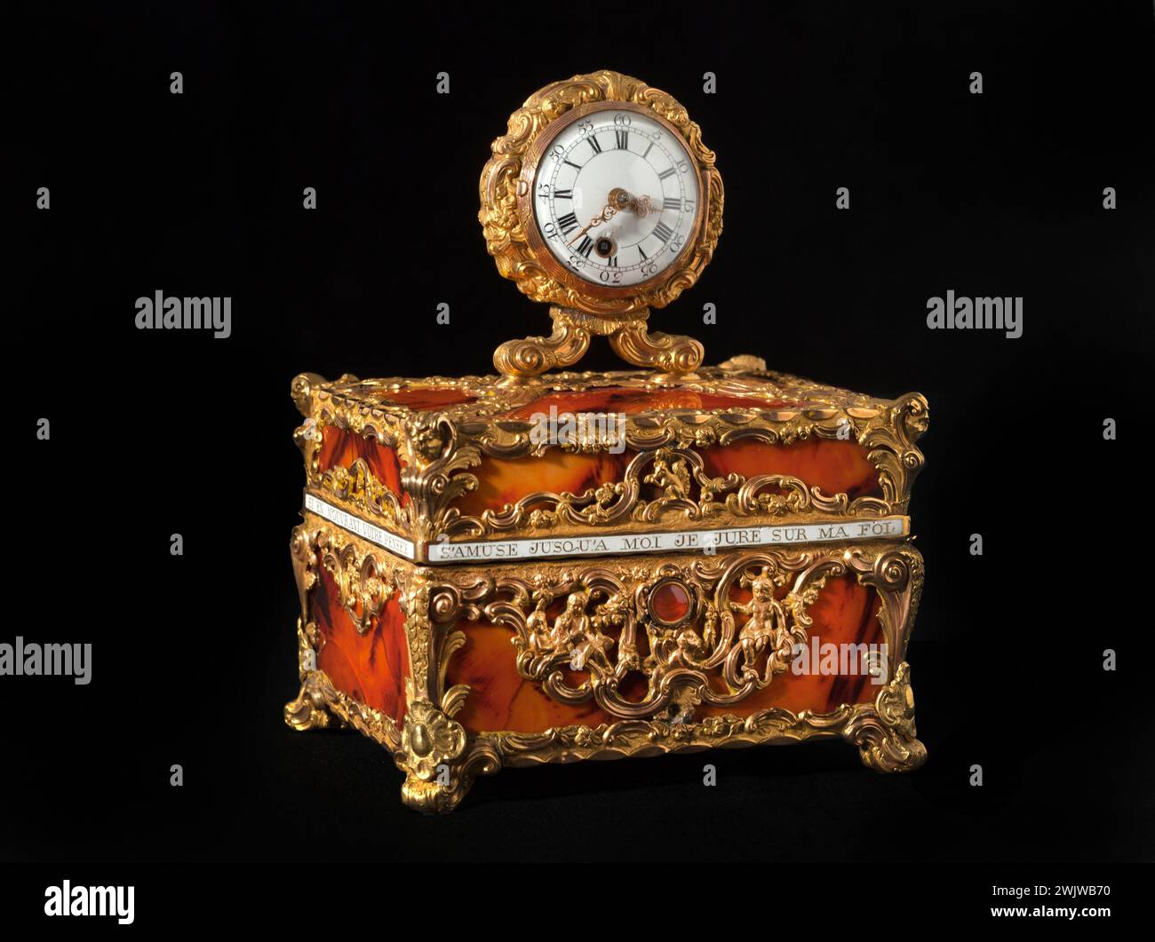 James scales hi-res stock photography and images - Alamy