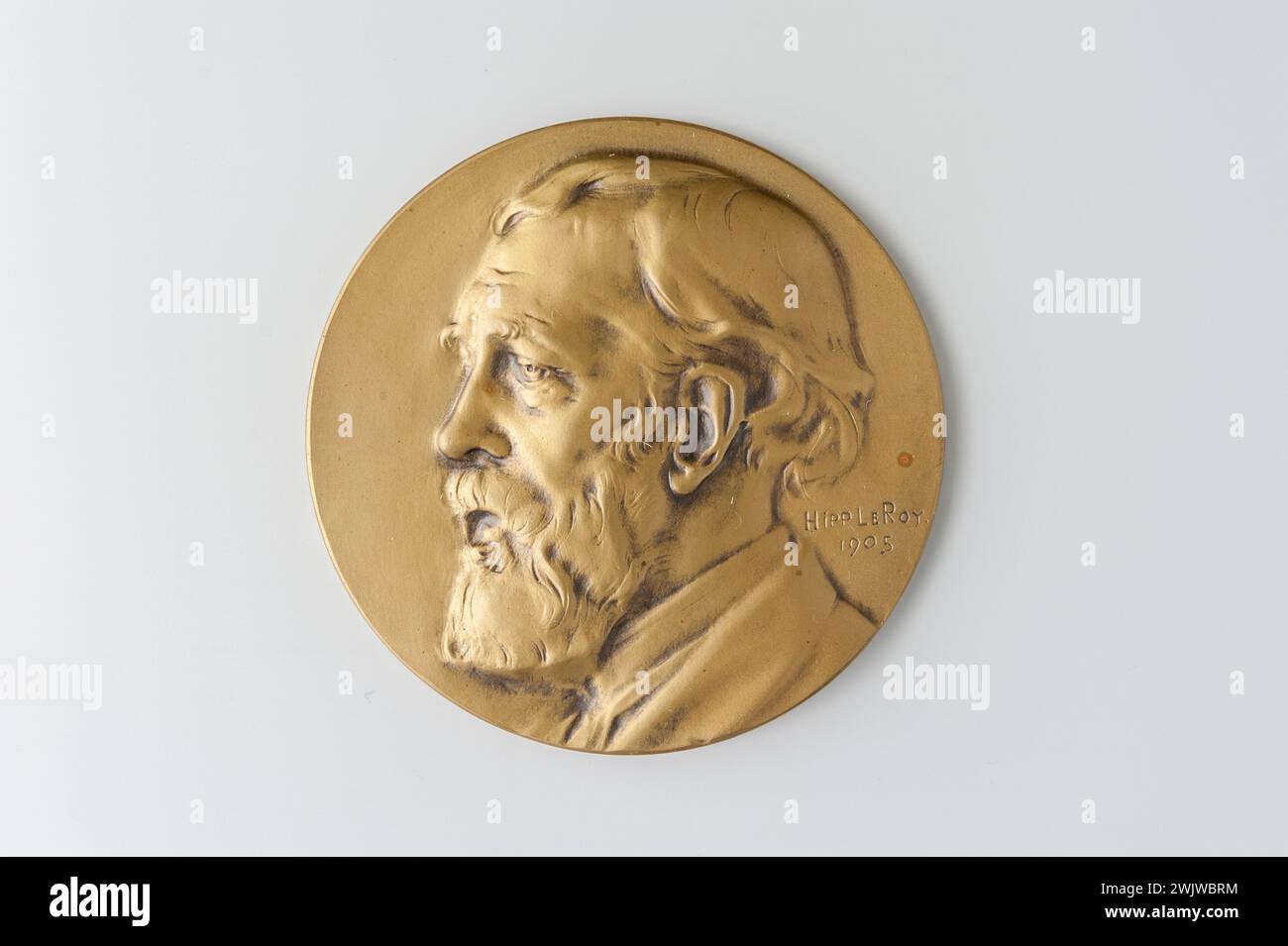 Carnavalet museum, medal collection Victor Lemaire's right to the left ...