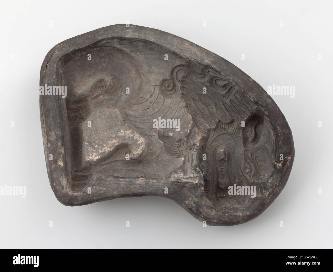 Mold ceramic hi-res stock photography and images - Alamy