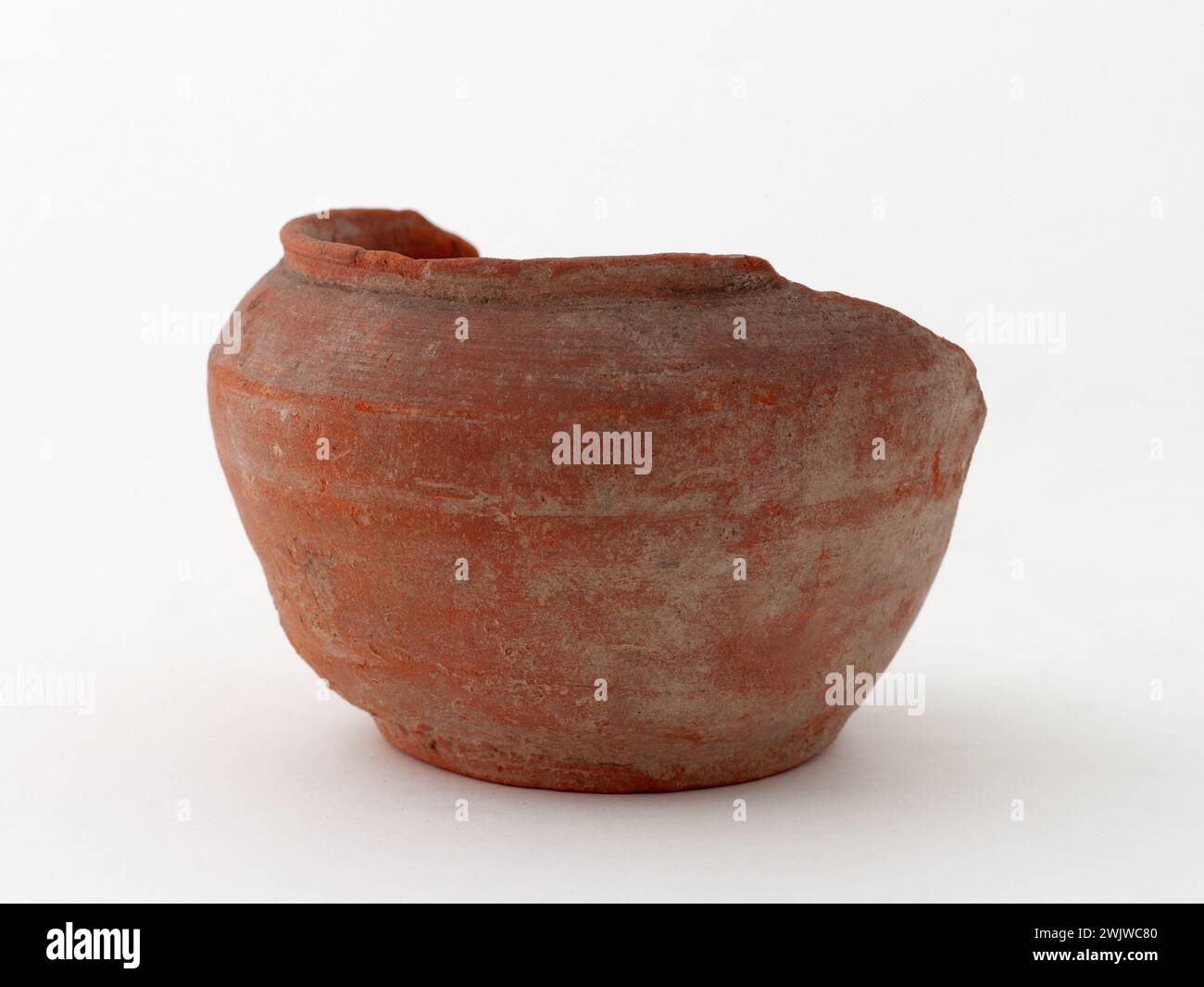 Globular pot with small wide collar ". Terracotta. Vietnam-Xe-Xive s ...
