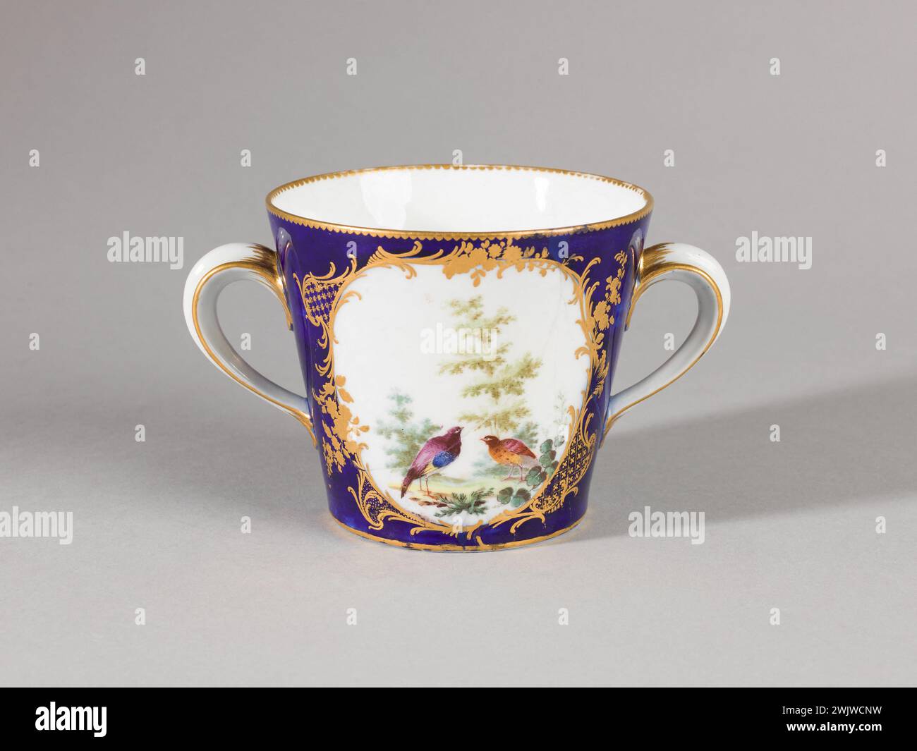 Manufacture of Sèvres. Lapis blue queen cup. Tender porcelain. 3rd ...