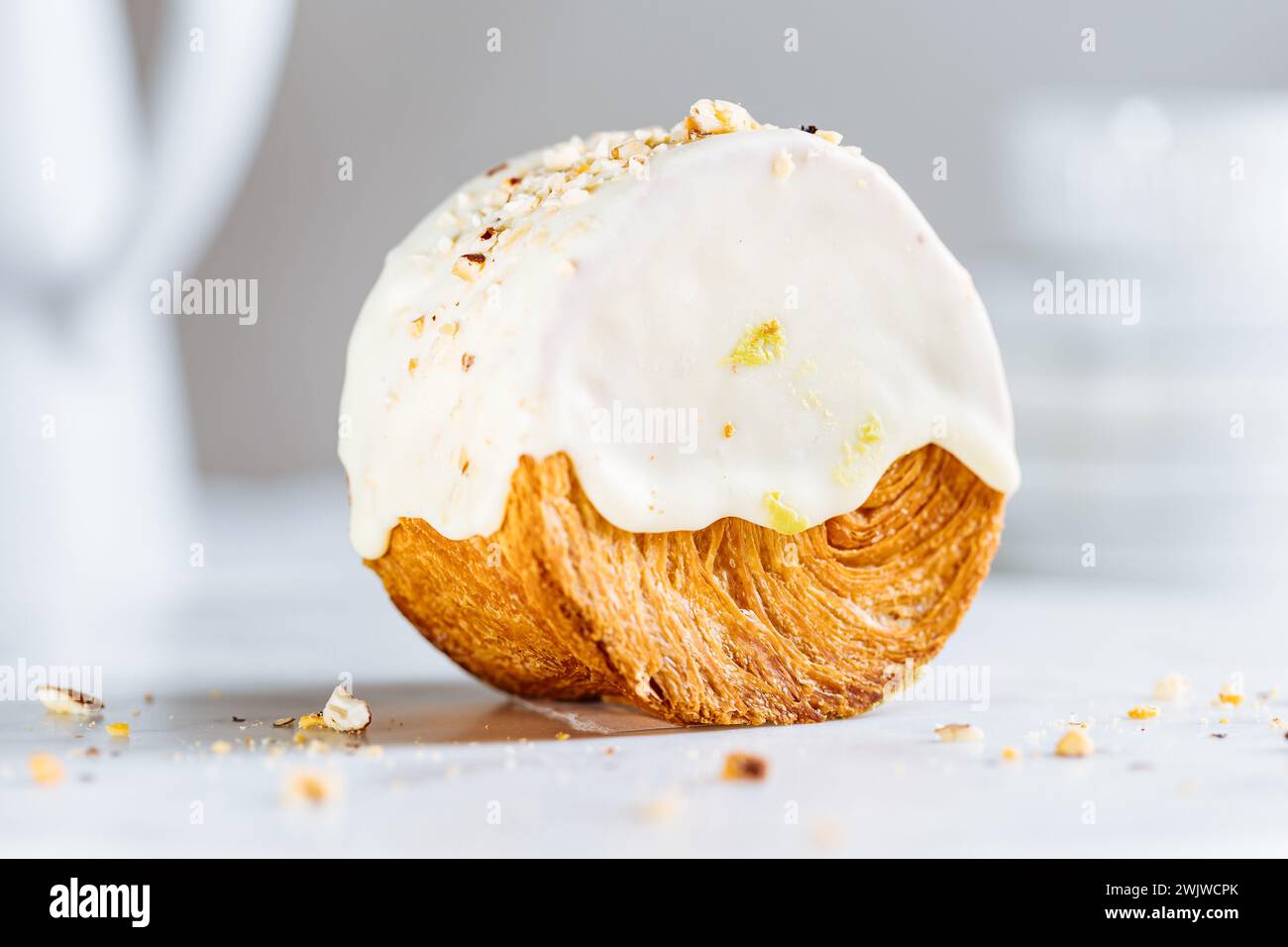 Fusion croissant sweet pastry Cromboloni. New York Dessert. Round puff ...