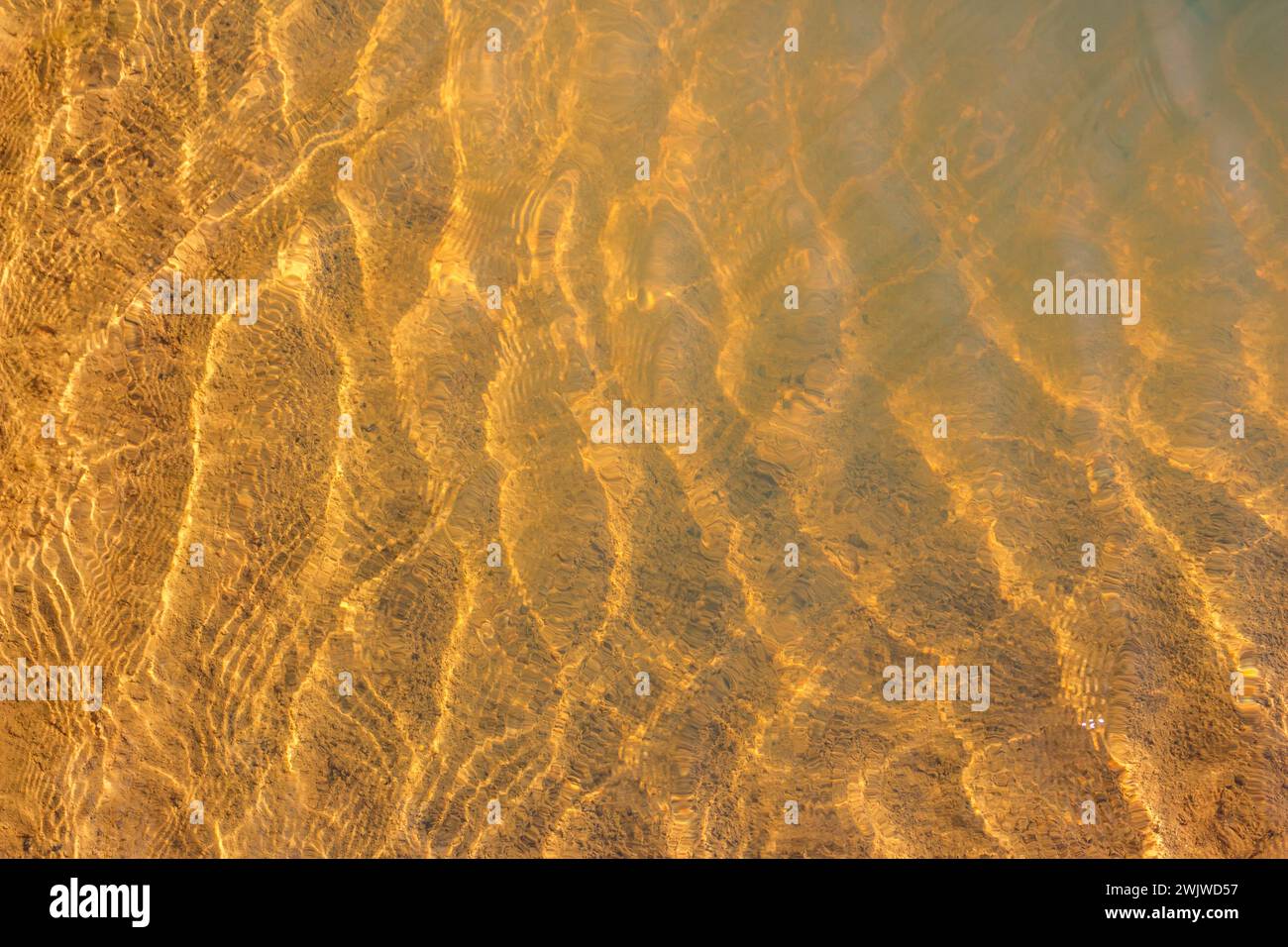 Water glinting in the sun hi-res stock photography and images - Alamy