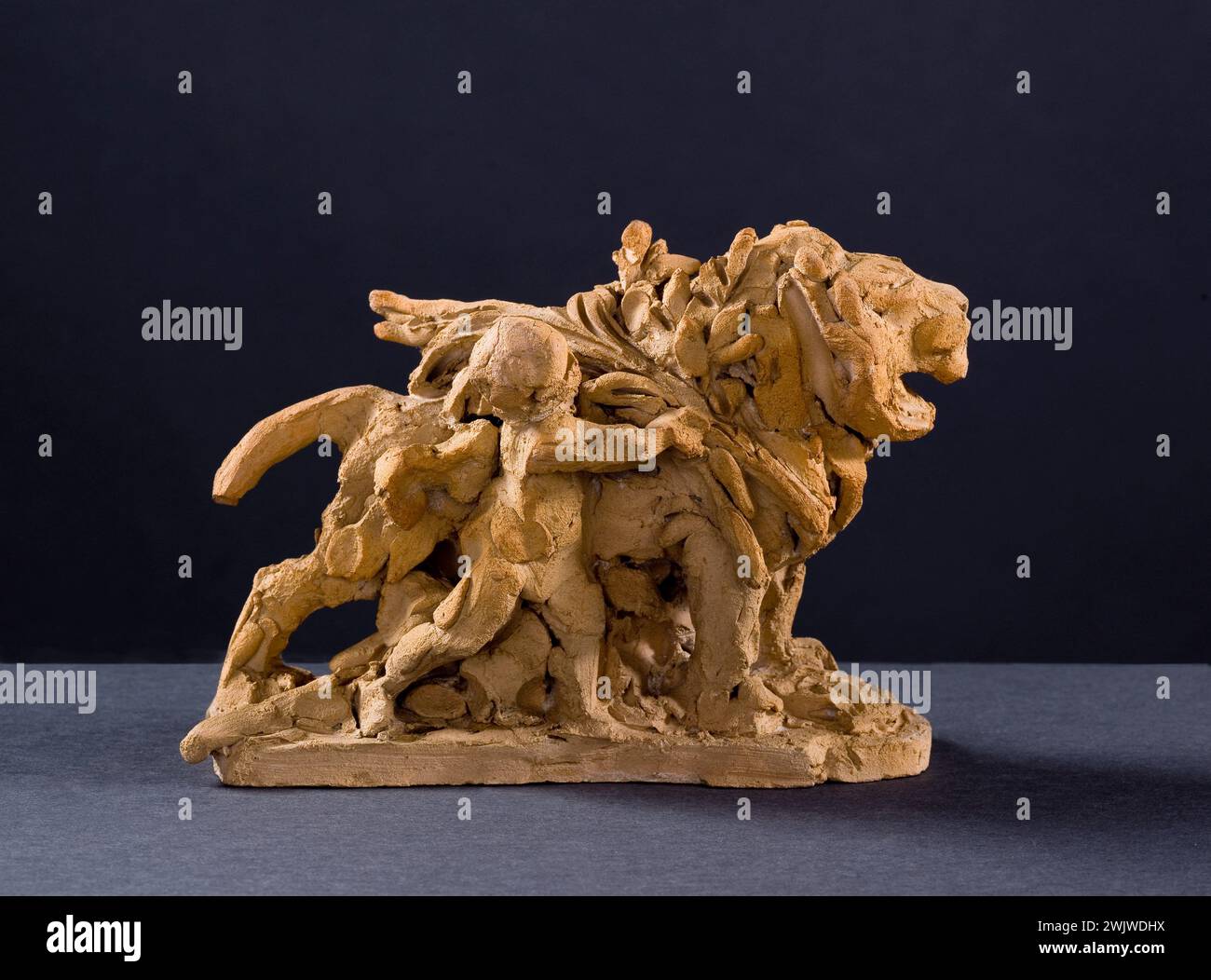 Alexandre iii bridge lion hi-res stock photography and images - Alamy