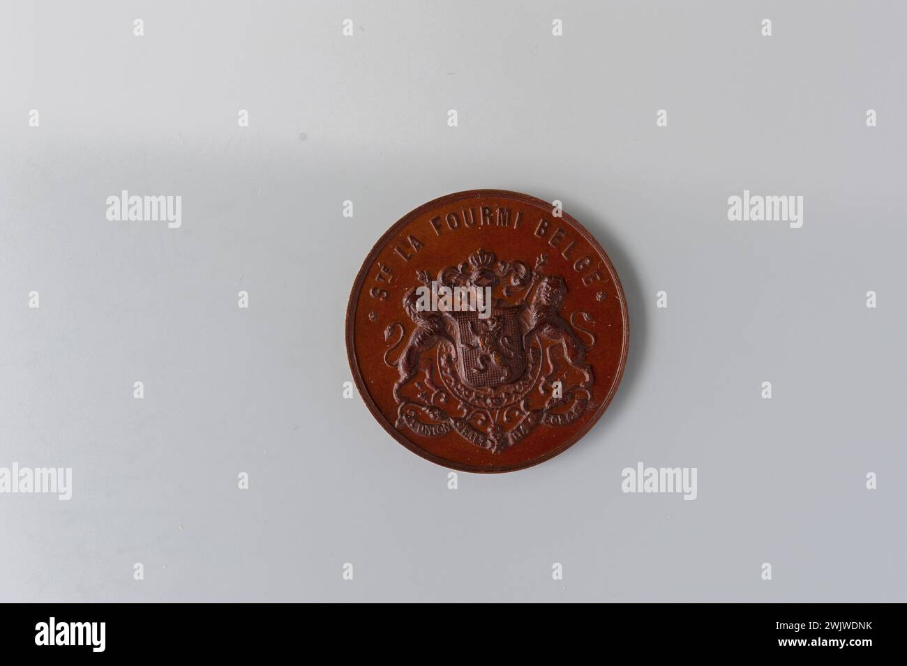 Carnavalet museum, medal collection Large arms of Belgium; Reverse a ...