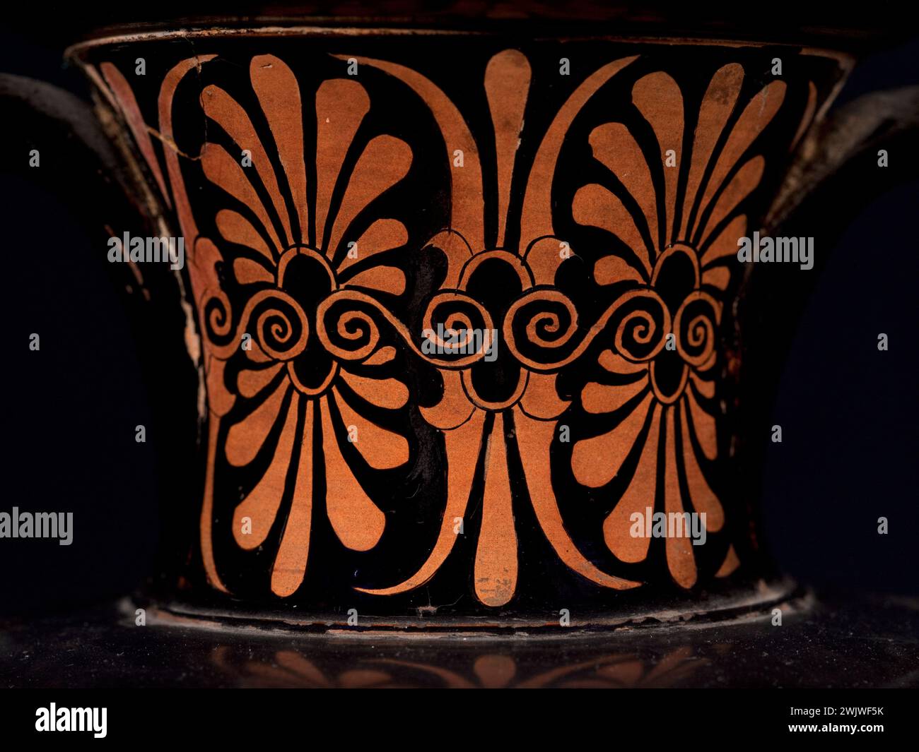 Way of the shovalov painter. Amphora. Red figures. 440-430 BC. AD ...