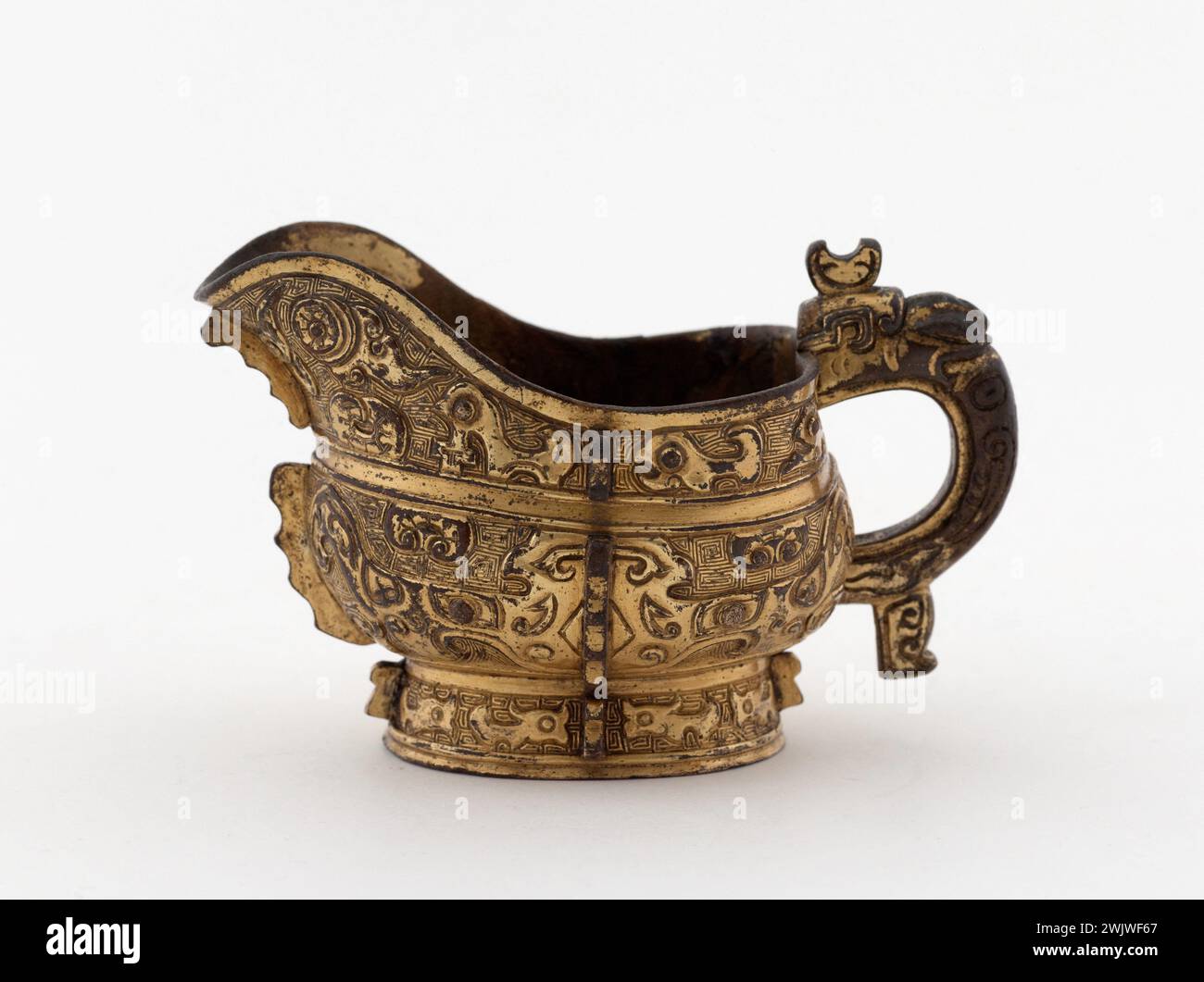 Golden cut. Bronze. China. Paris, Cernuschi museum. 70002-52 Handle ...