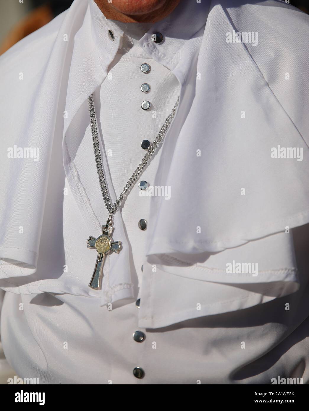 White cassock hi-res stock photography and images - Alamy