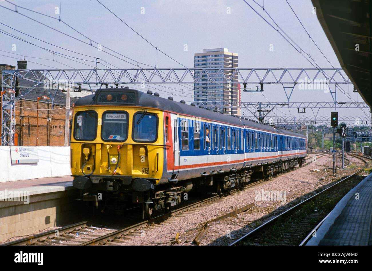 Class 312s hi-res stock photography and images - Alamy
