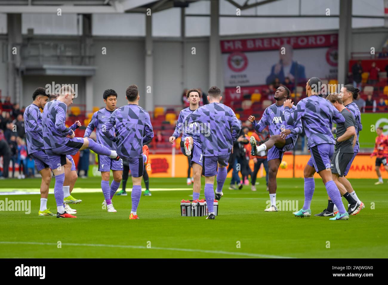 Brentford fc liverpool fc hi-res stock photography and images - Alamy