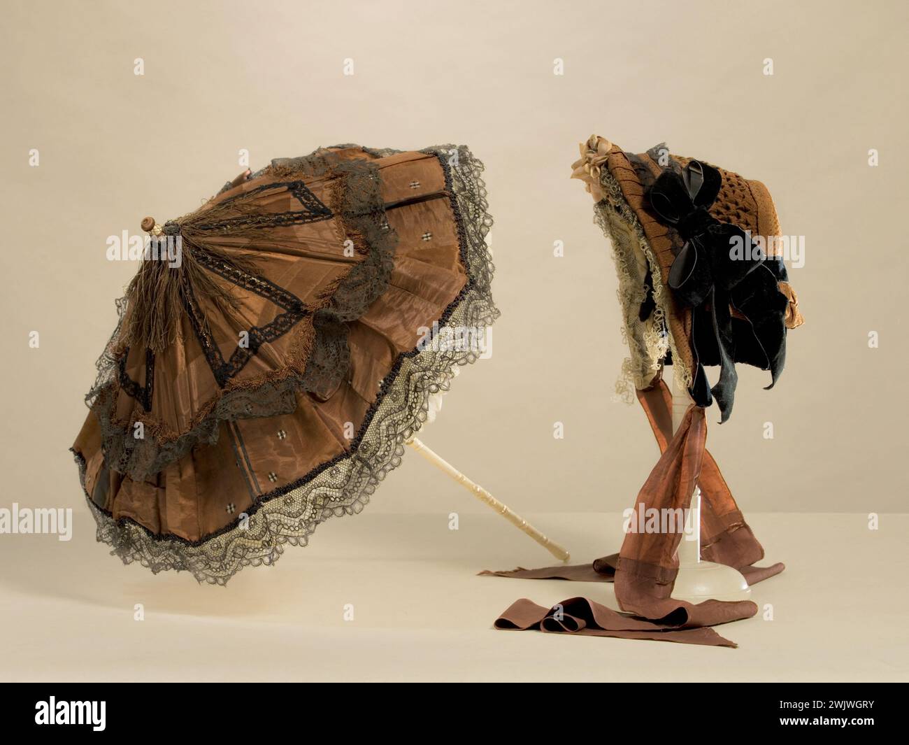 Guirlande perle hi-res stock photography and images - Alamy