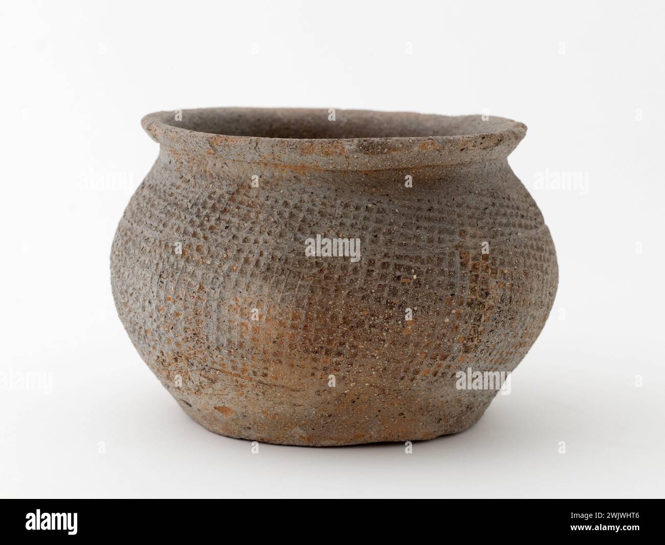 Globular pot ". Terracotta. Vietnam-Xe-Xive s. Paris, Cernuschi museum ...