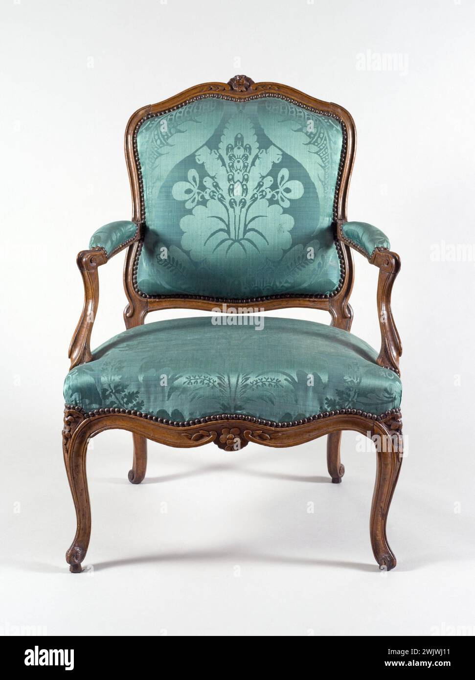 Archair at the Queen. Beech, around 1735. Paris, Carnavalet museum ...