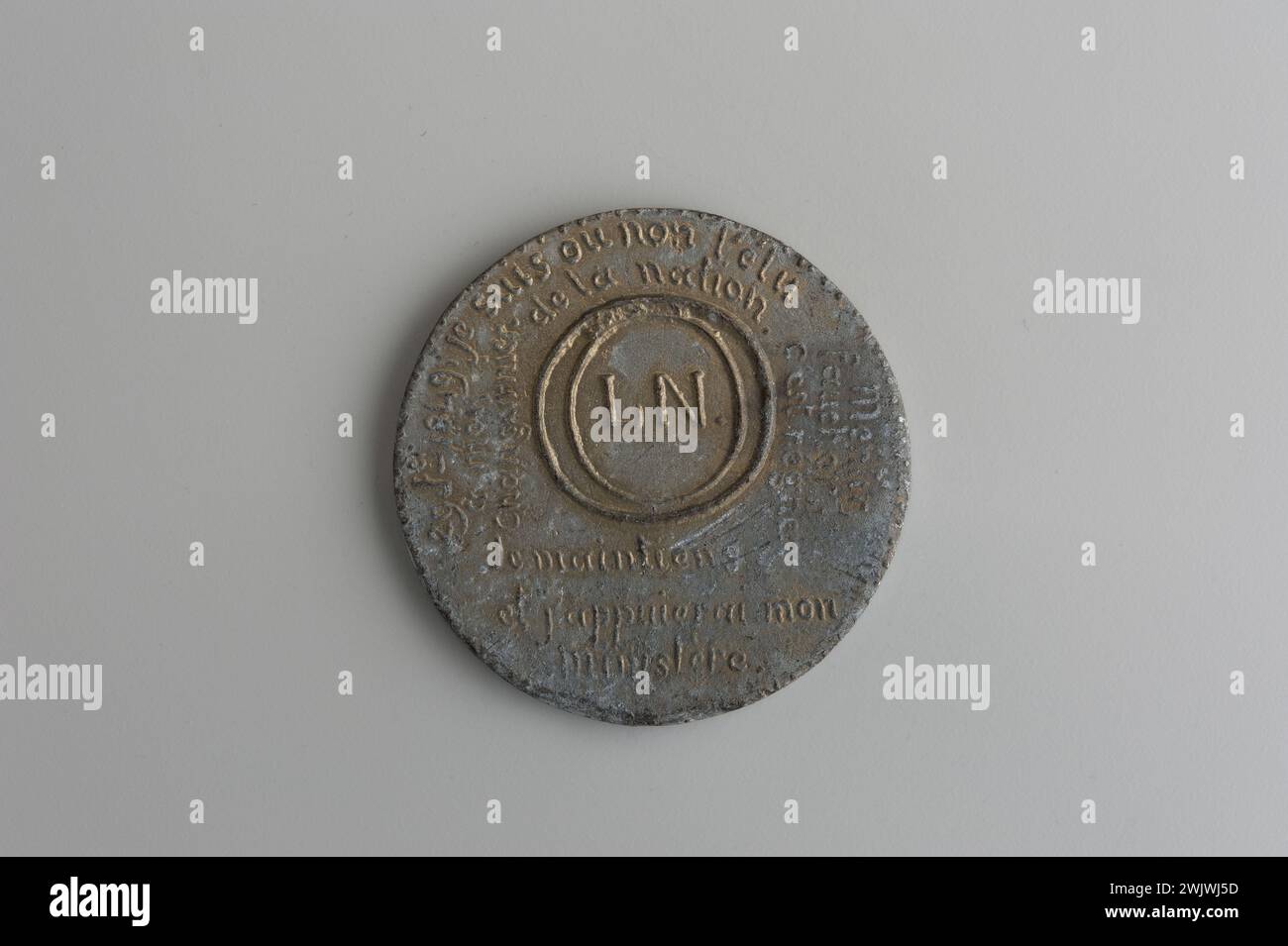 Carnavalet museum, medal collection Right inscriptions surrounding a ...