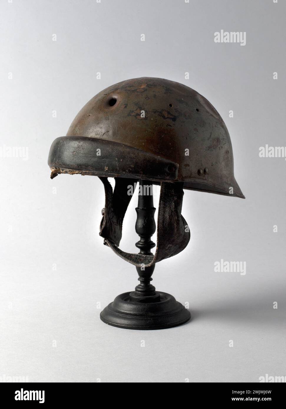 Helmet. General Leclerc Museum of Hauteclocque and the Liberation of ...