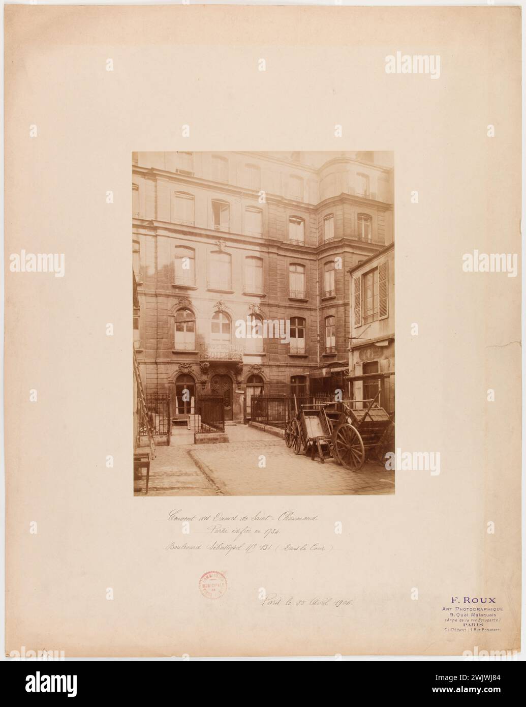 Court of the Saint-Chaumond ladies convent (part built in 1734), 131 ...