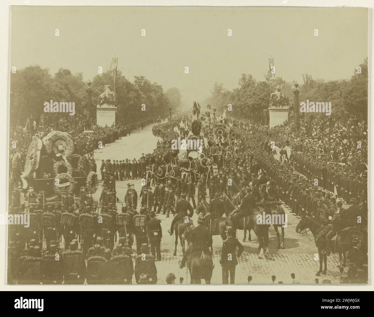 Victor Hugo's funeral, parade of the Place de la Concorde procession ...