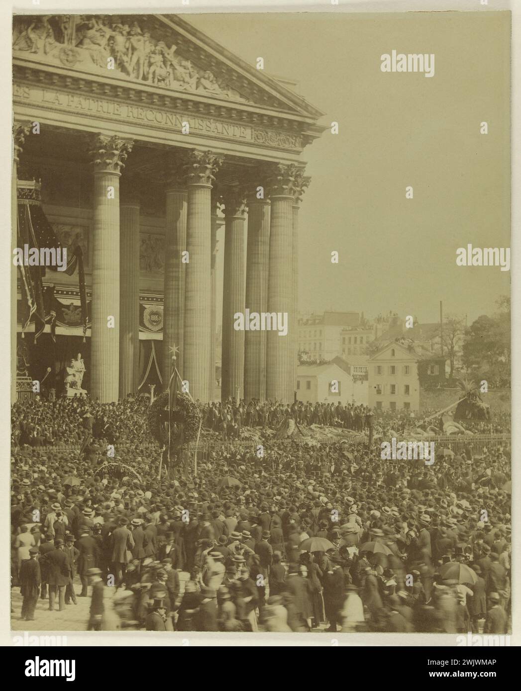 Obseques victor hugo pantheon hi-res stock photography and images - Alamy