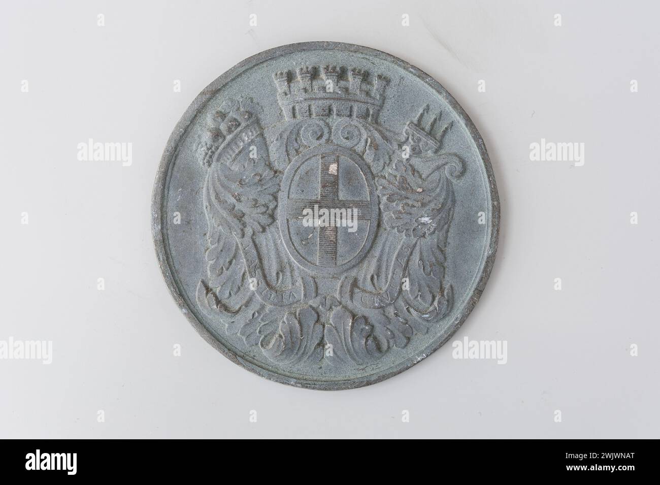 Carnavalet museum, medal collection Law weapons from Marseille; shield ...