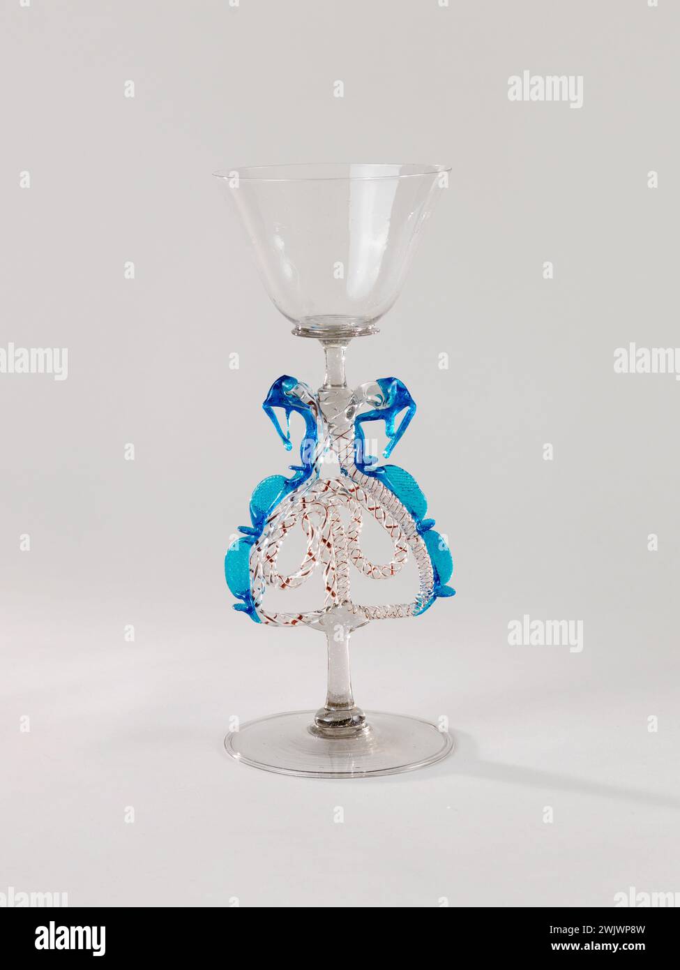 Opaque white and colorless glass hi-res stock photography and images ...