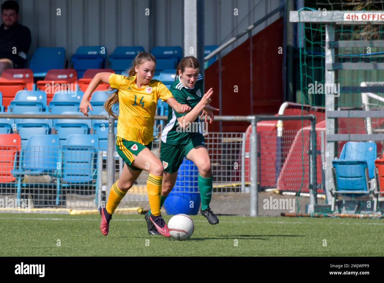 Newtown football team wales hi-res stock photography and images - Alamy