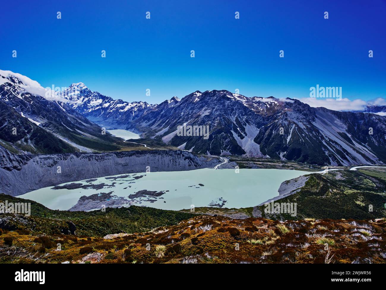 Landscape of Aoraki / Mount Cook, the highest mountain in New Zealand ...