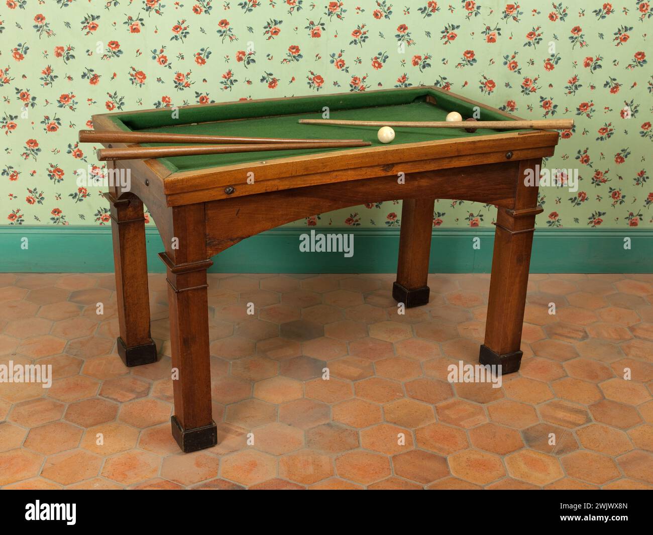 Anonymous. Children's billiards. Walnut. 1790. Paris, Carnavalet museum ...