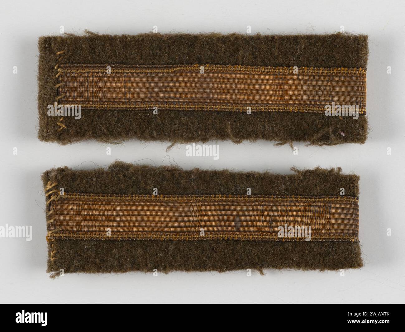 Braid. Two bras of sub-lieutenant epaulettes. Khaki green and gold ...