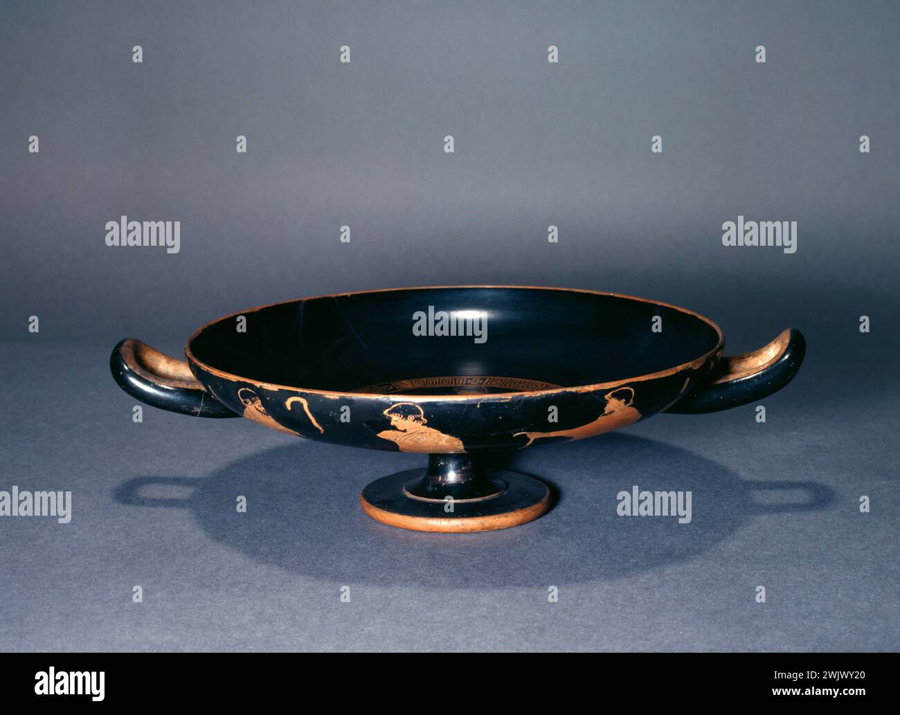 Triptolème painter. Cup (Kylix). Red figures. Athens. Around 470 BC. AD ...