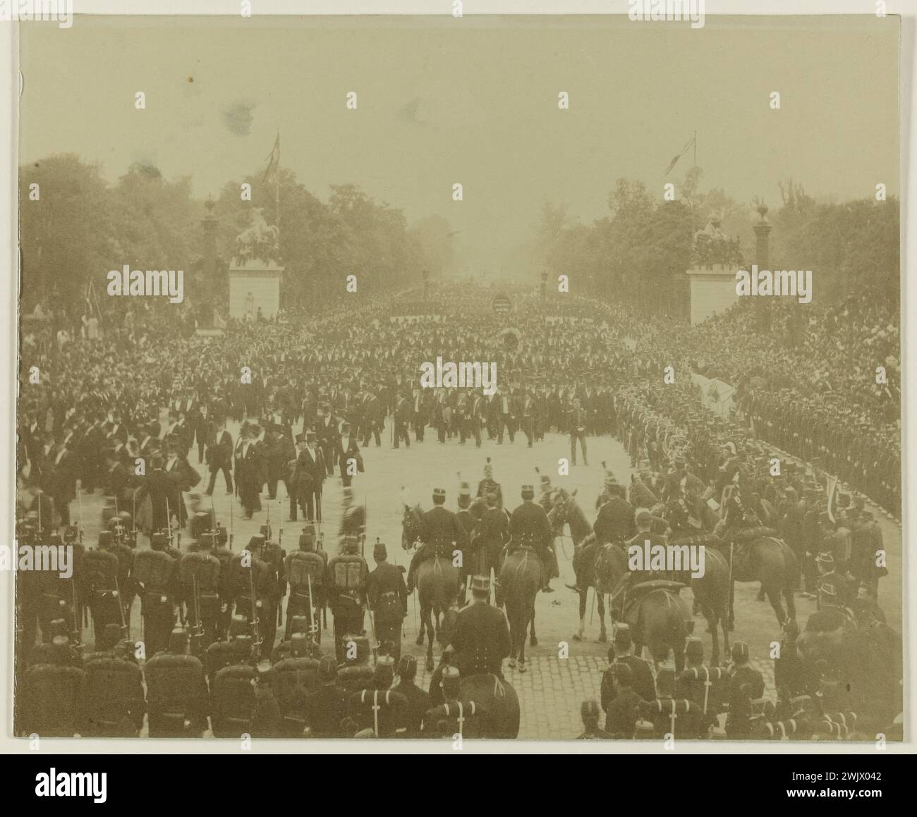 Victor Hugo's funeral, parade of the Place de la Concorde procession ...