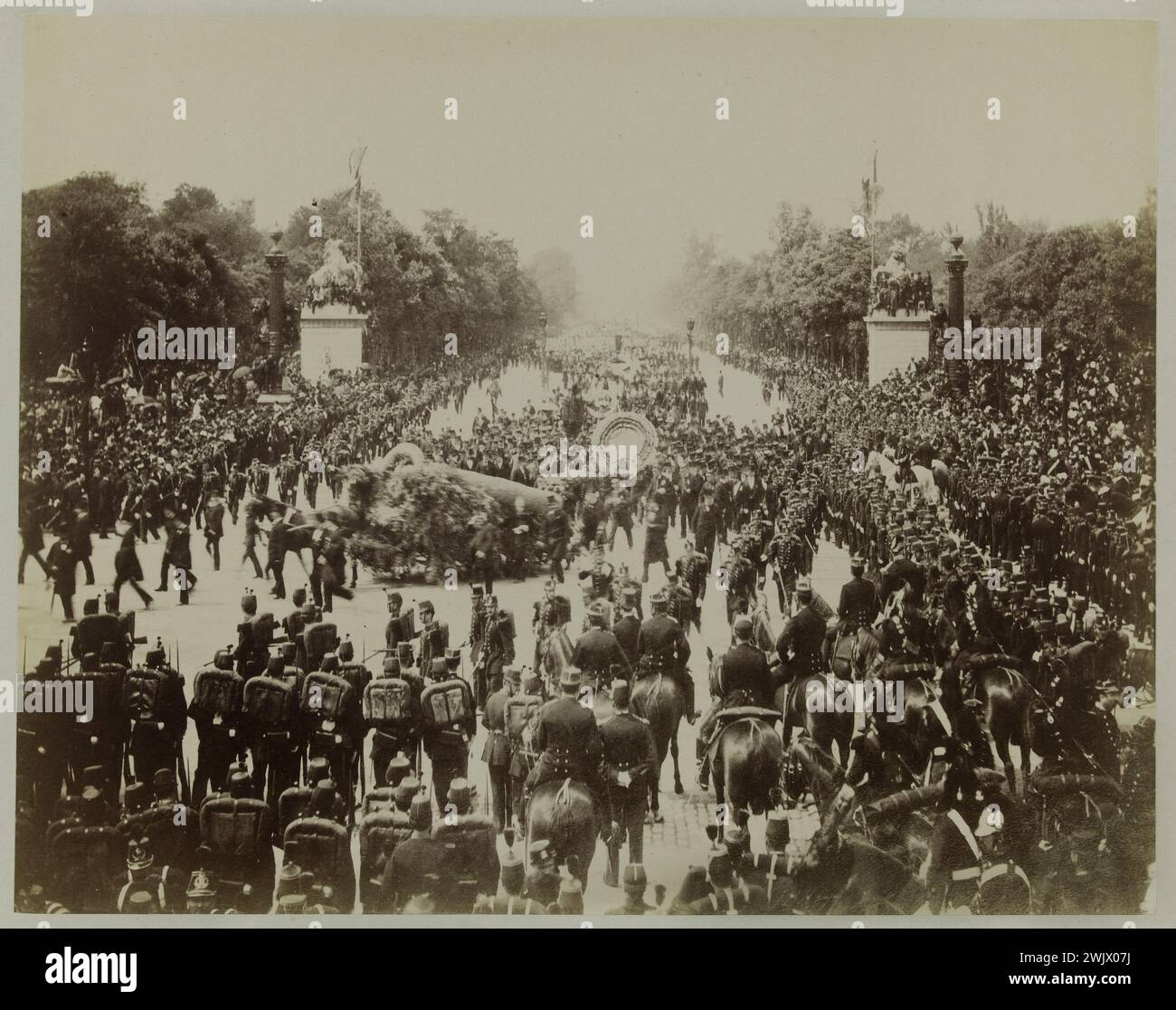 Victor Hugo funeral, procession parade with tanks and crowns at Place ...