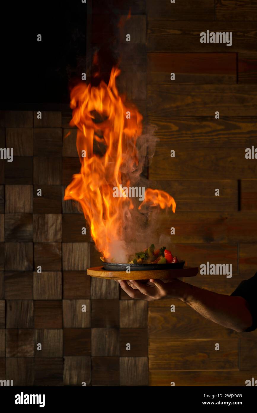 Fajitas on cast iron hi-res stock photography and images - Alamy