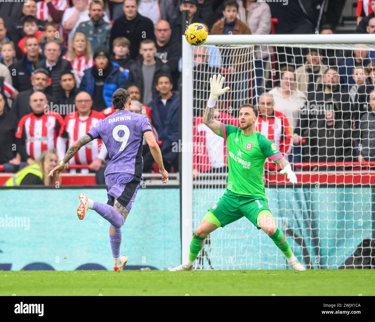 London, UK. 17th Feb, 2024 - Brentford v Liverpool - Premier League ...
