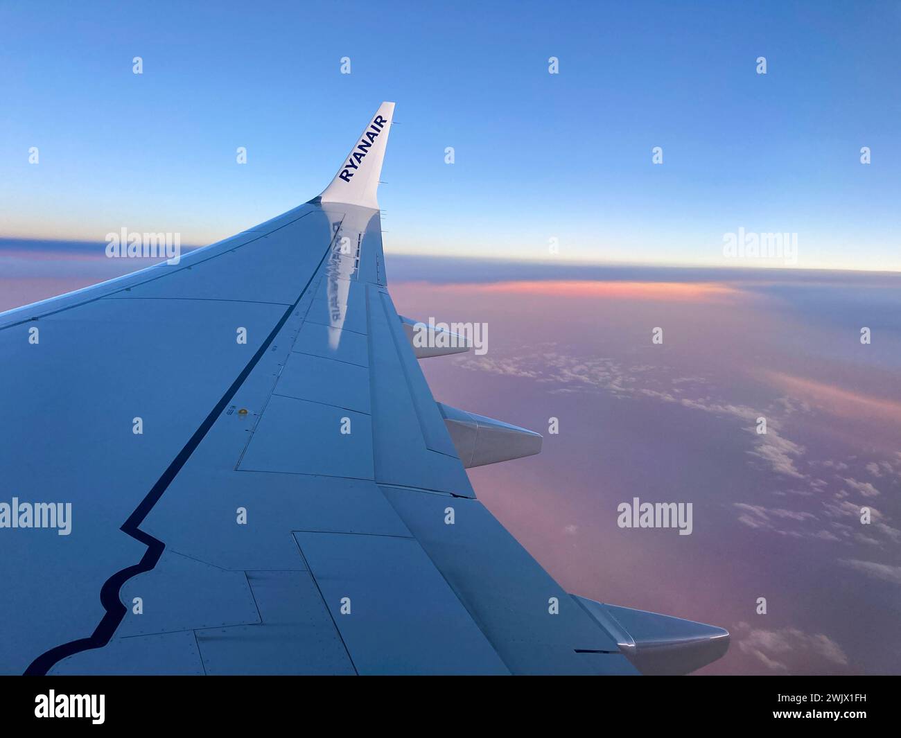 View from plane wing boeing hi-res stock photography and images - Alamy