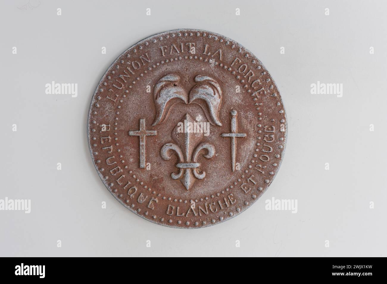 Carnavalet museum, medal collection Right Fleur de Lys surmounted by ...