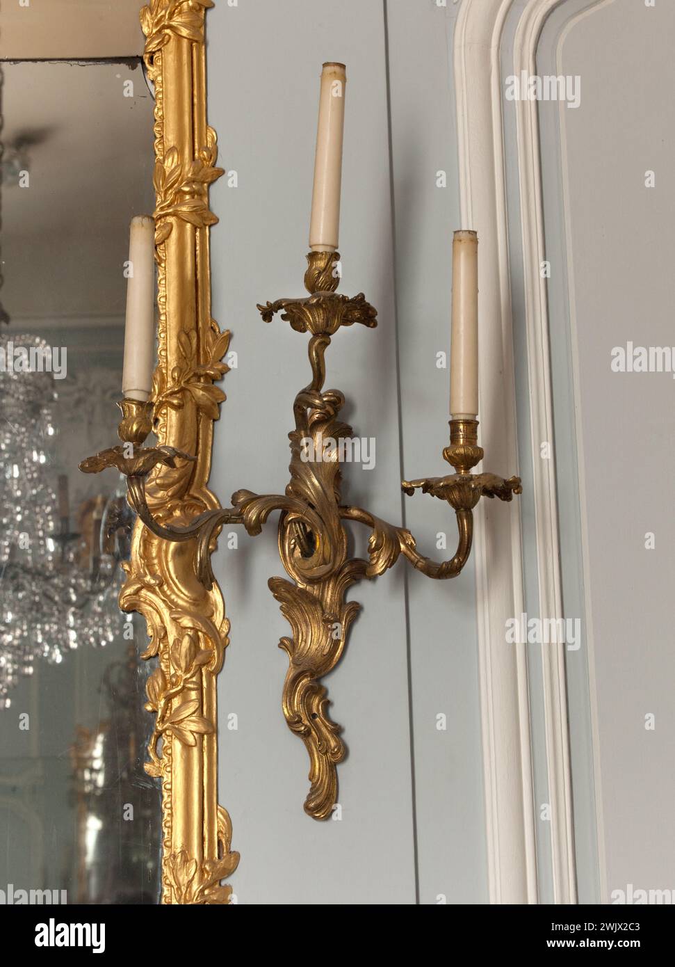 Anonymous. Apply to three arms of light. Chiseled and gilded bronze ...