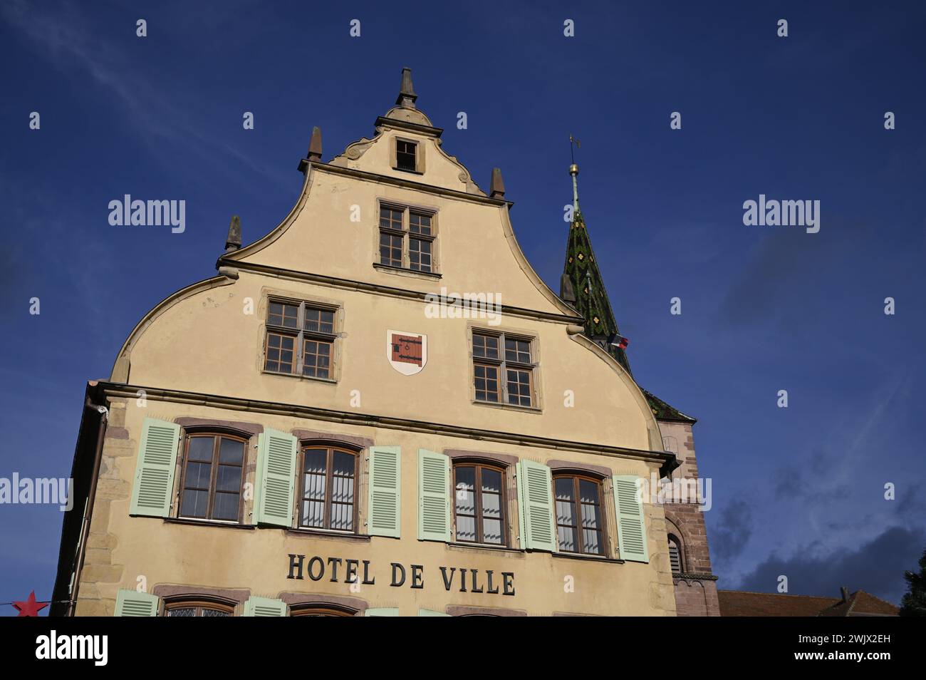 Landscape with scenic view of the Gothic style Hôtel de Ville, the ...