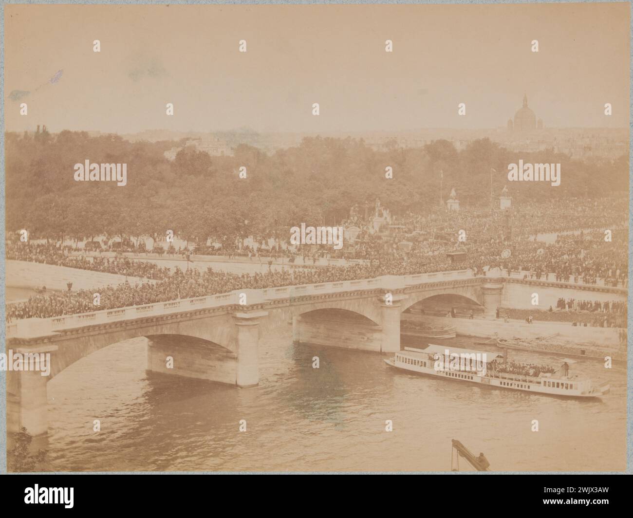 Pont de la maison hi-res stock photography and images - Alamy