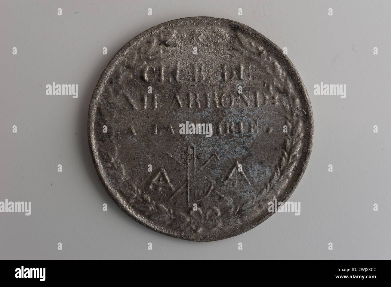 Carnavalet museum, medal collection Right registration on three lines ...