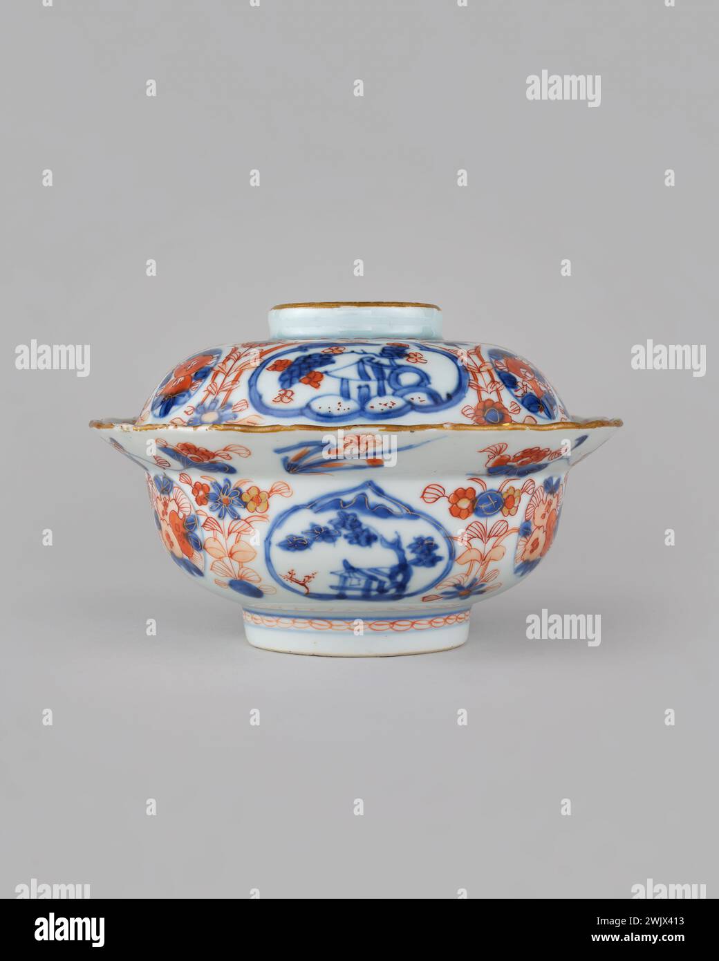 Unknown, bowl and its lid (title of the whole). Ceramics, porcelain ...