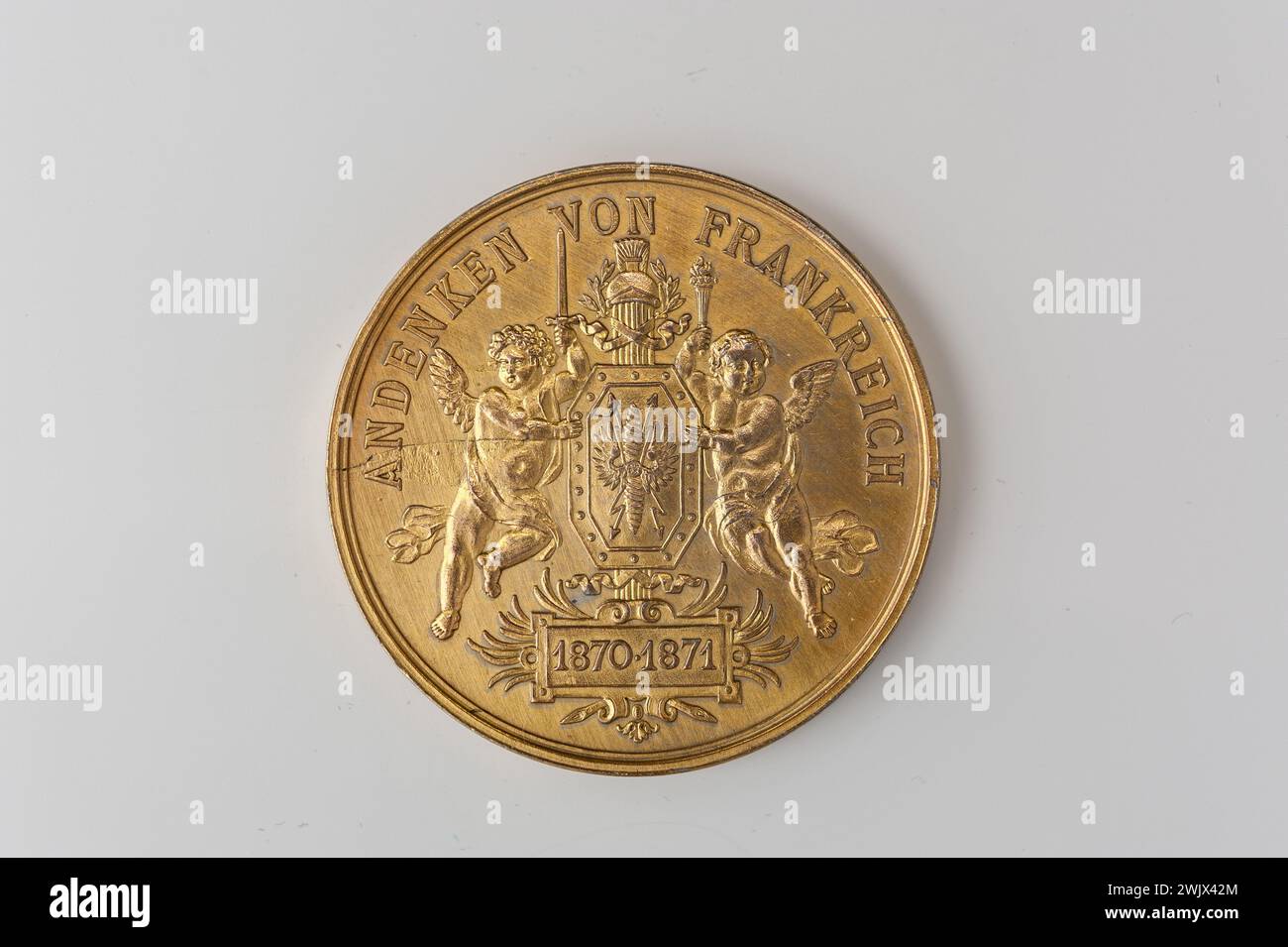 Carnavalet museum, medal collection To the trophy law composed of a ...