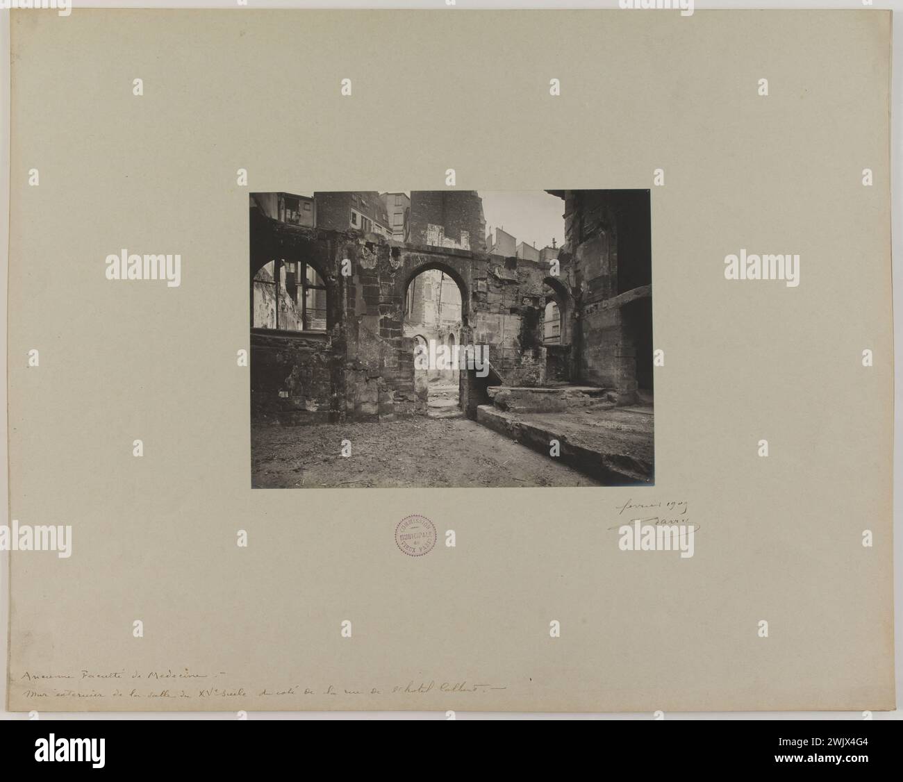 Exterior wall of the 15th century room on the side of rue de l'Hotel ...