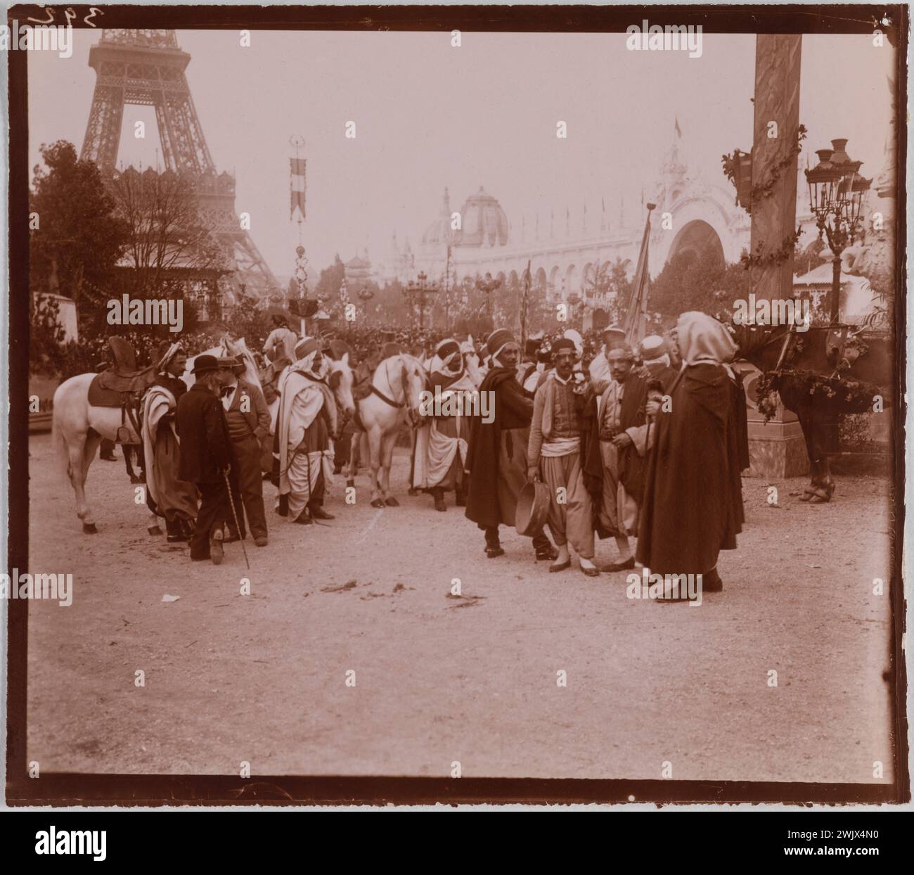 Universal exhibition of 1900. Harvest festival. "Characters disguised ...